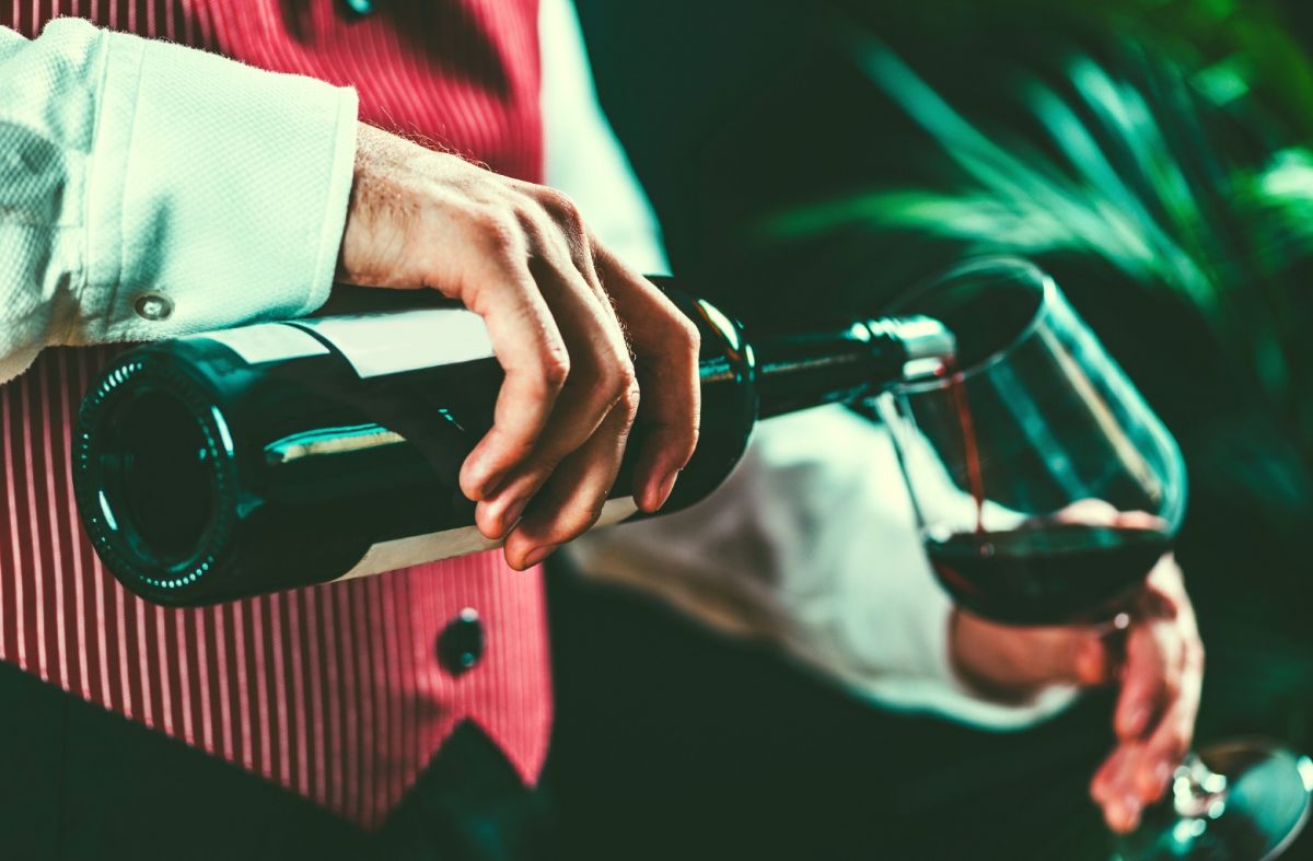 How Sommeliers Lead the NoLo Alcohol Movement